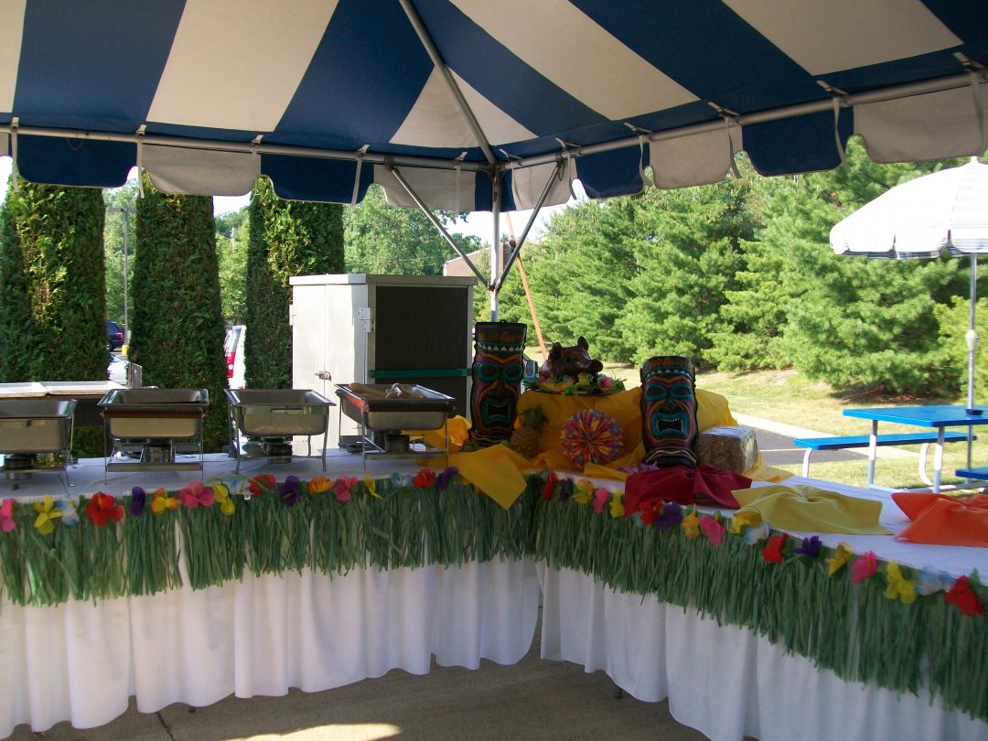 Hawaiian Buffet - Country Lakes Event Venue